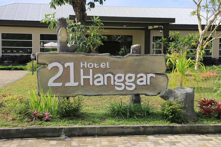 Hanggar 21, Hotel dan Restoran Dekat Bandara Tanjung Pandan - TᖇᗩᐯEᒪEᖇIEᑎ