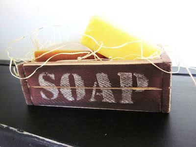 Today's Fabulous Finds: Make a Paint Stick Soap Box