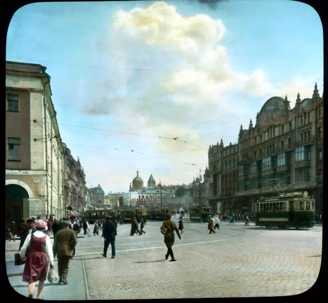 Amazing Color Photographs of Moscow in the 1930s ~ Vintage Everyday