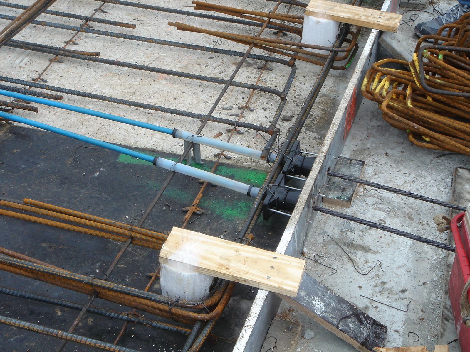 Construccion: LOSAS POSTENSADAS