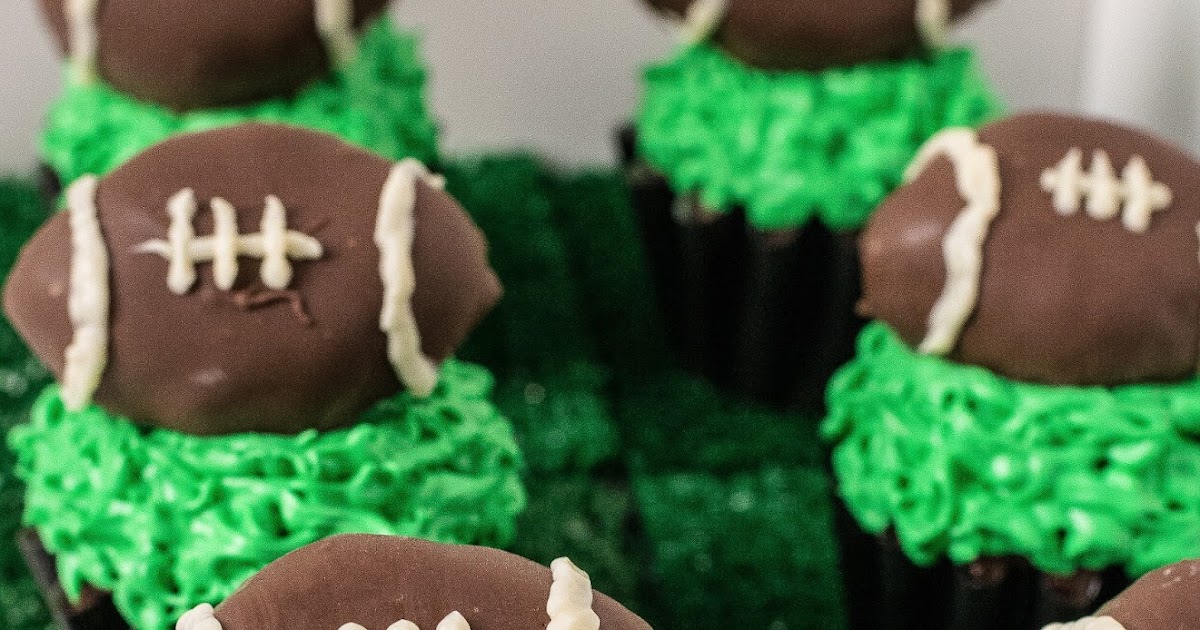 January Cupcake of the Month - Superbowl Cupcakes ~ Learn, Live, and ...