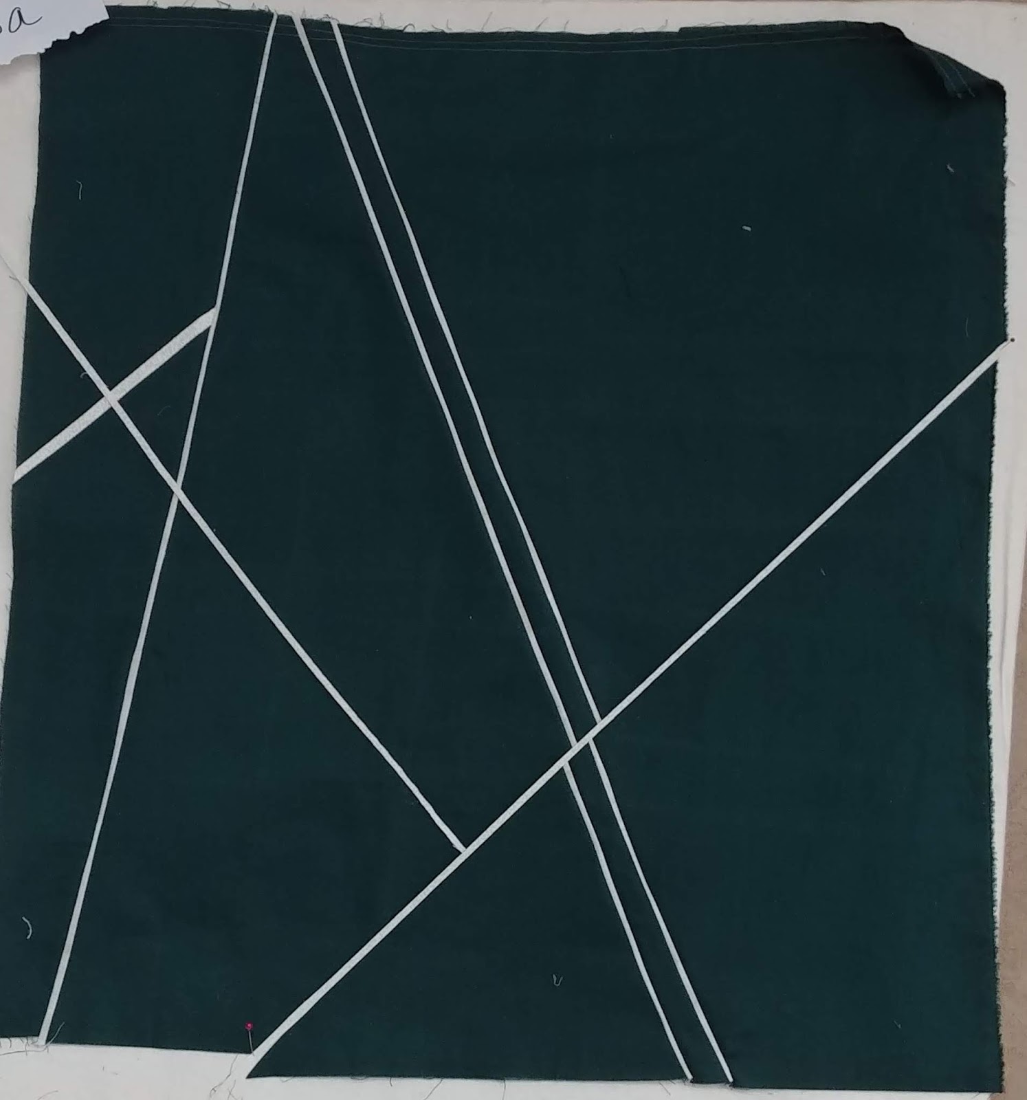 Art With a Needle: Piecing fine lines -- a nifty technique