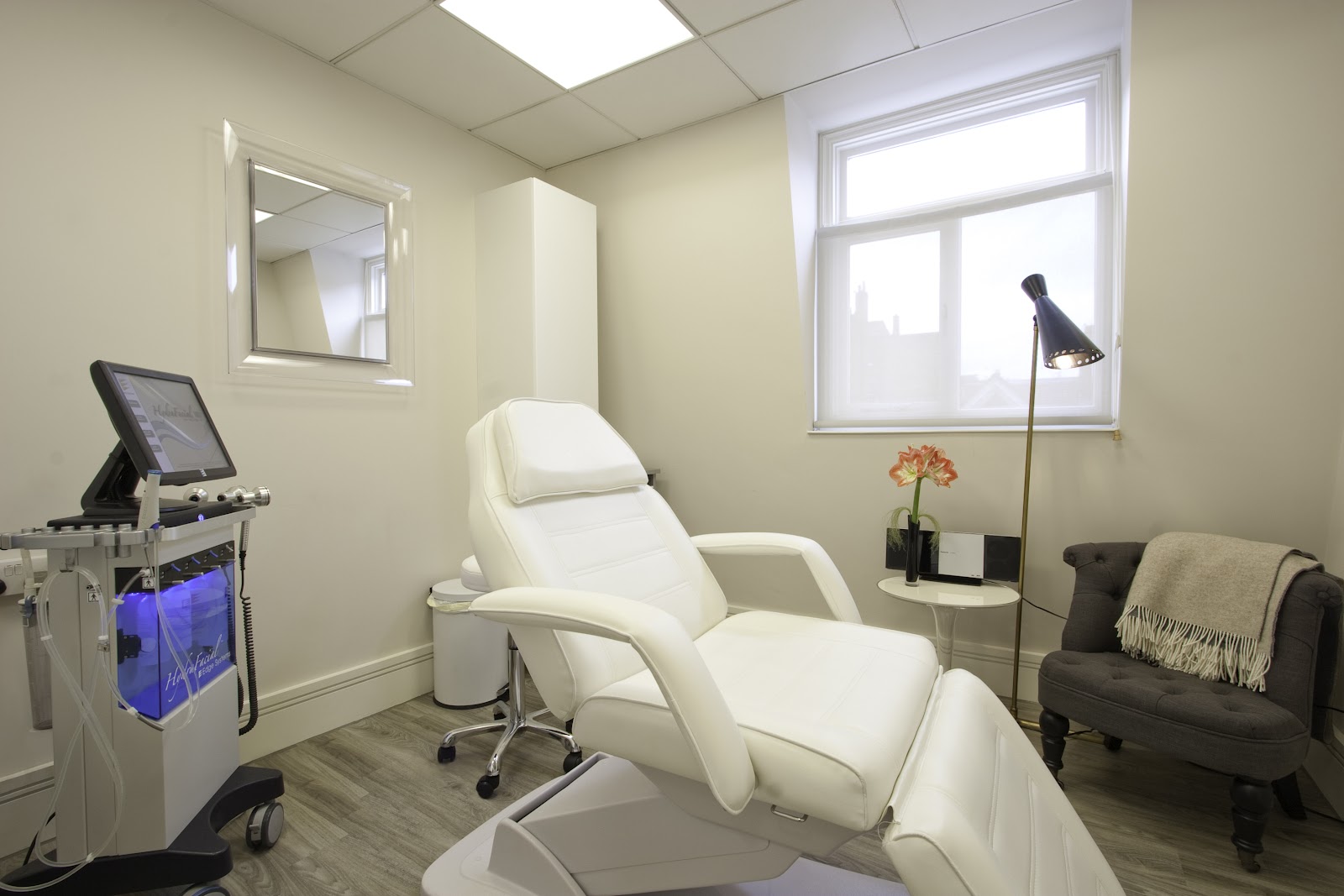 Lady Chartwell's Beauty Blog: Waterhouse Young Clinic Hydrafacial