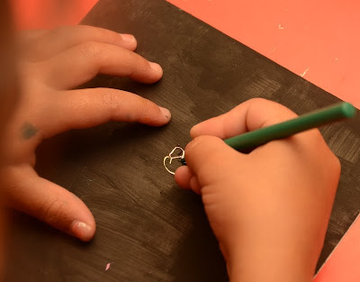 Made in Mommyland: Make your own scratch art paper