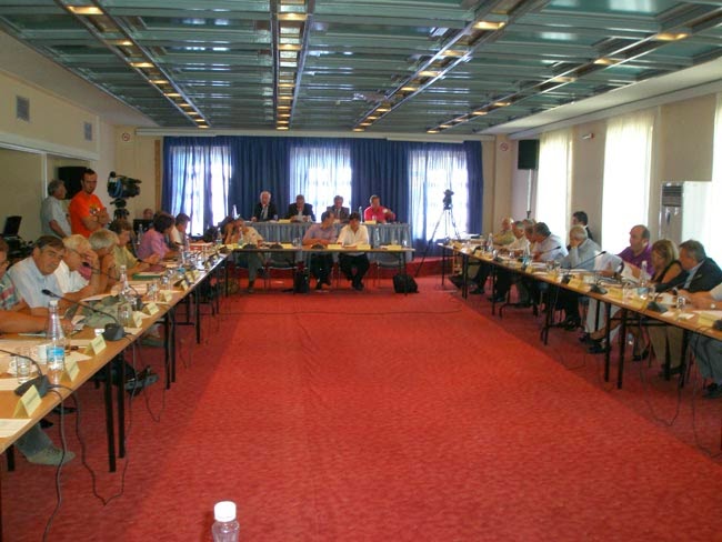 ΑΓΡΙΑ ΚΟΝΤΡΑ ΑΠΟΨΕ ΣΤΟ ΠΕΡΙΦΕΡΕΙΑΚΟ ΜΕ ΕΠΙΘΕΣΗ ΓΟΝΤΙΚΑ ...