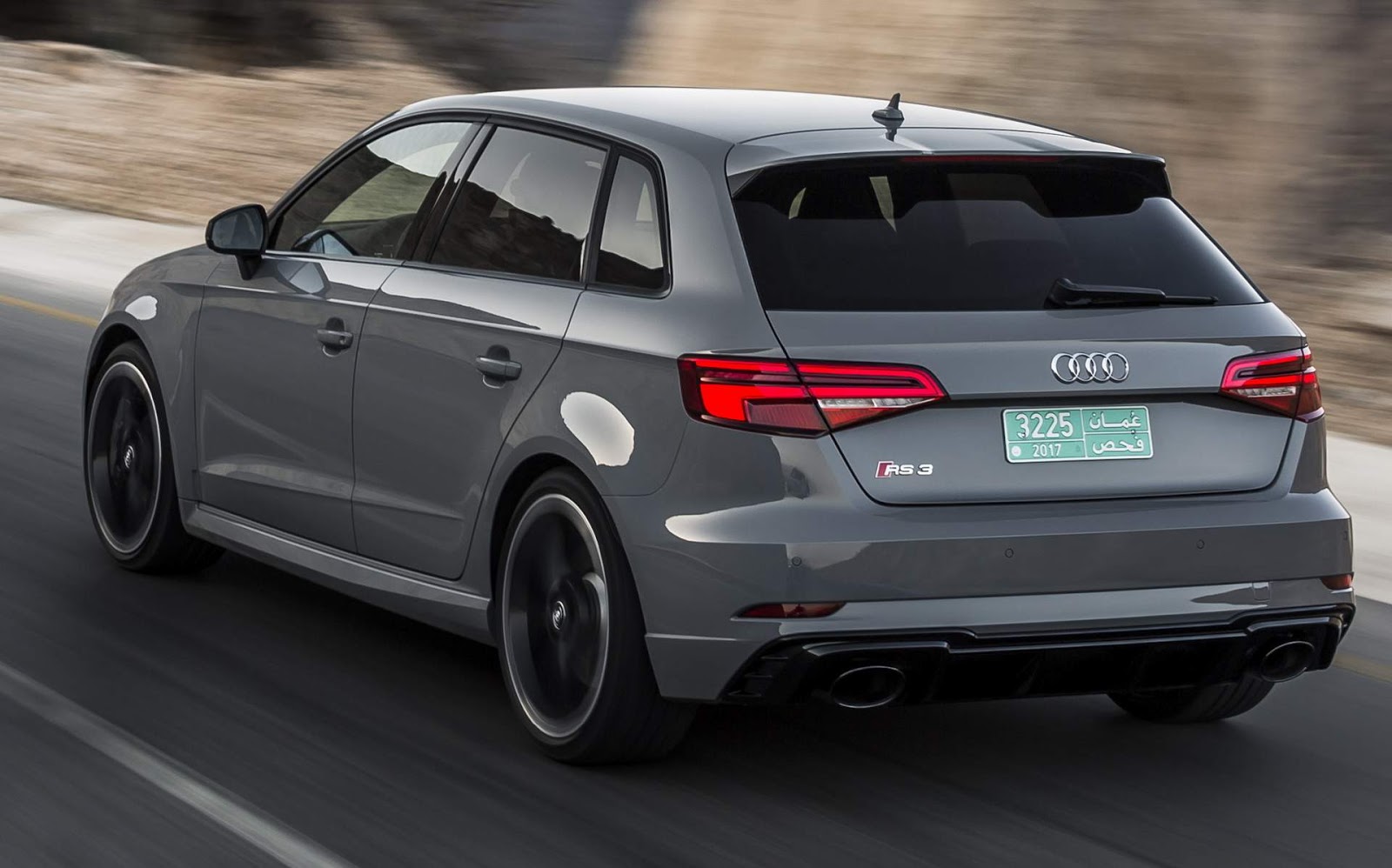 Audi RS3 Sportback 2018: vídeo, detalhes e especificações