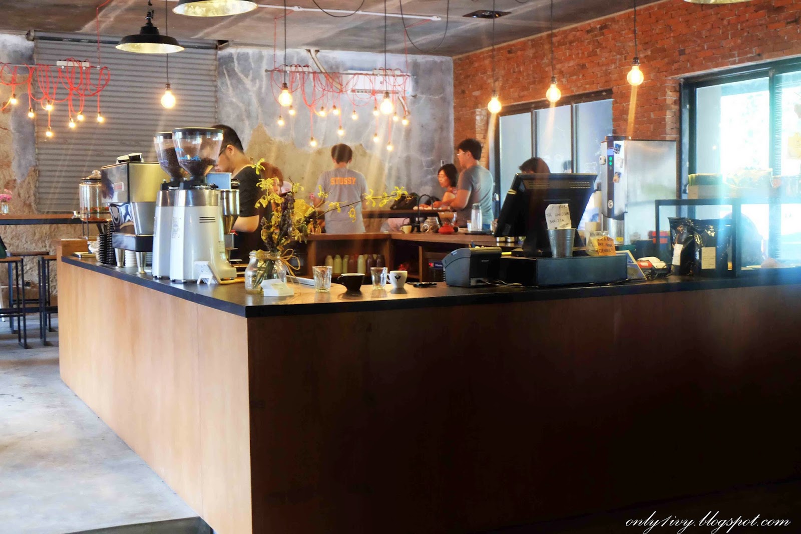 Ivy's Life: Two Hands Full Bandung
