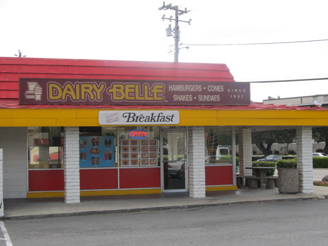thefunjunkie-feedme: Dairy Belle