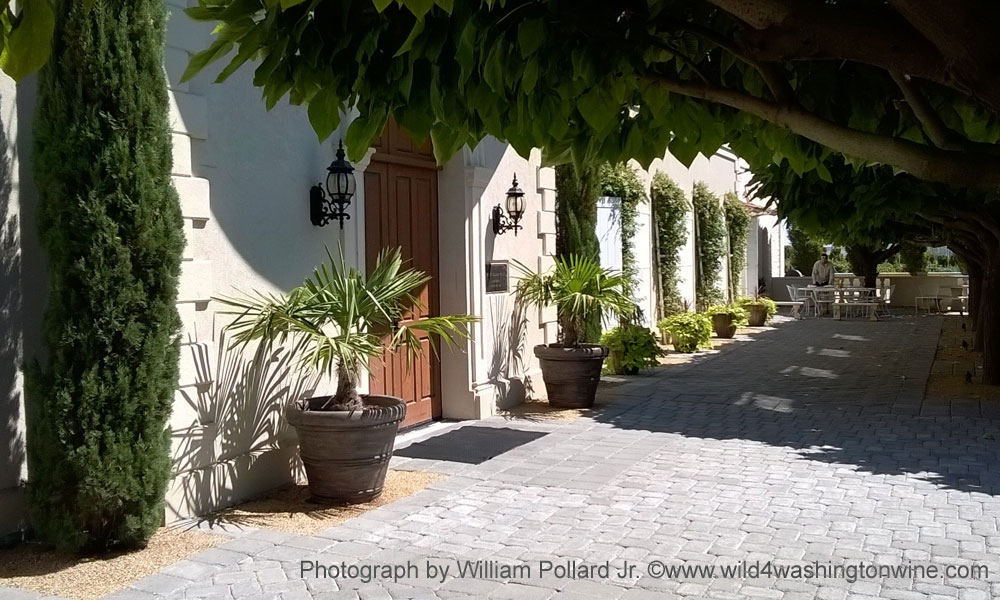 Taste the Romance of Red Mountain at Hedges Family Estate @hedgeswine