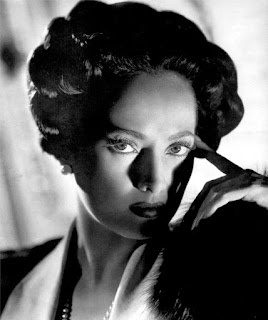 Slice of Cheesecake: Merle Oberon, pictorial