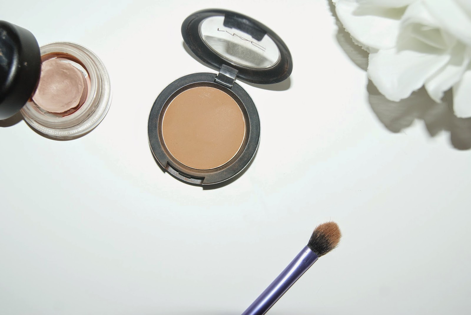 Beauty: Mac Uninterrupted Long-wear Eyeshadow - HKPR