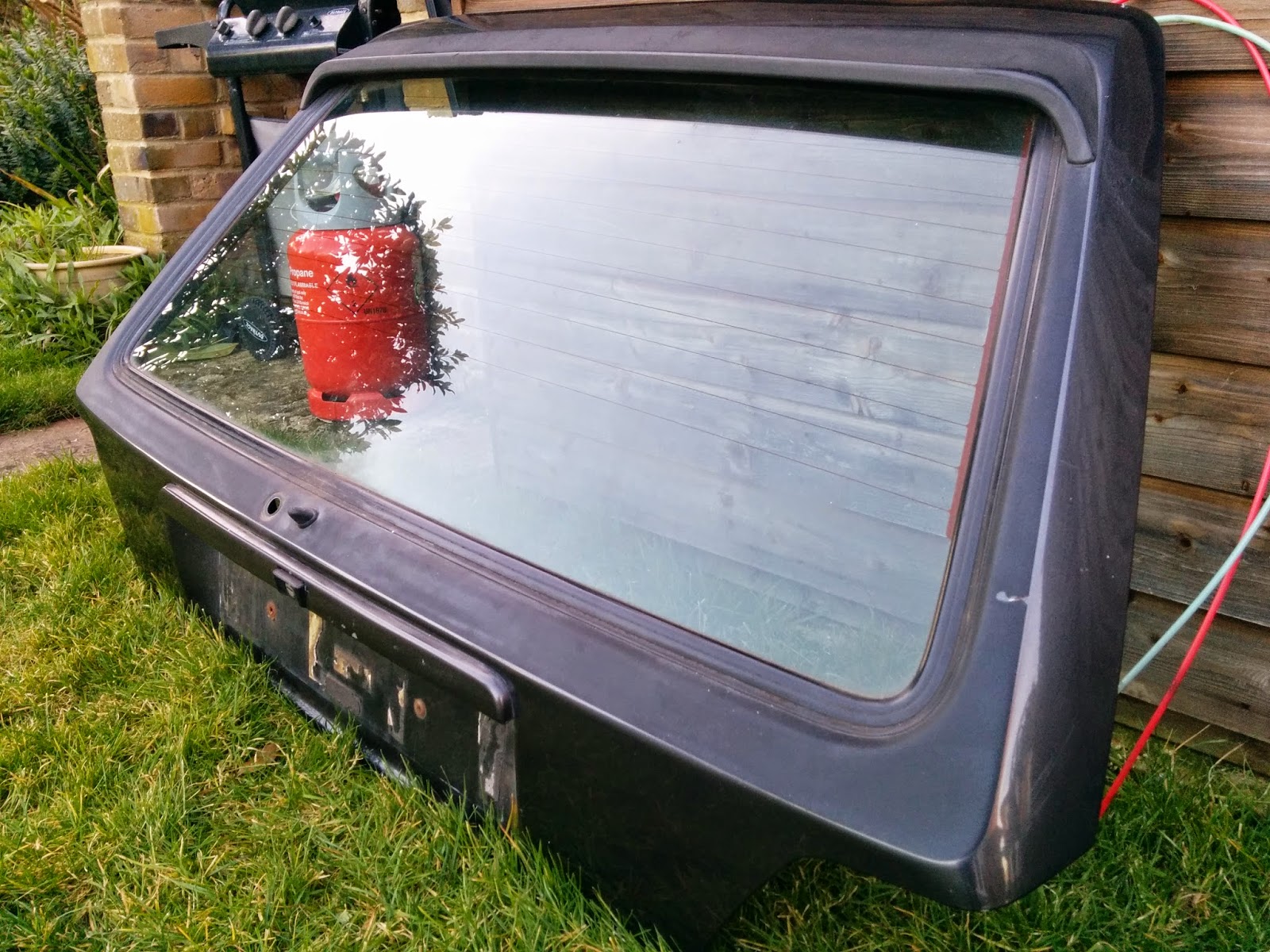 Life with a 1989 VW Golf Mk2 GTI 16V: Replacement Tailgate MK2 Golf GTI