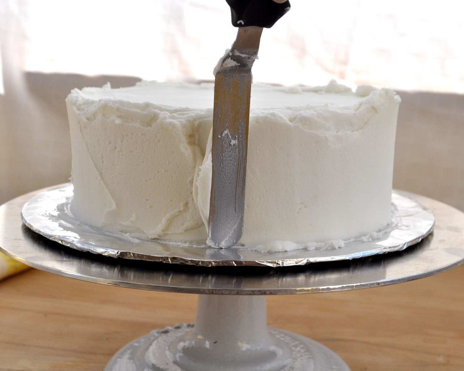 Beki Cook's Cake Blog: How to Ice a Cake