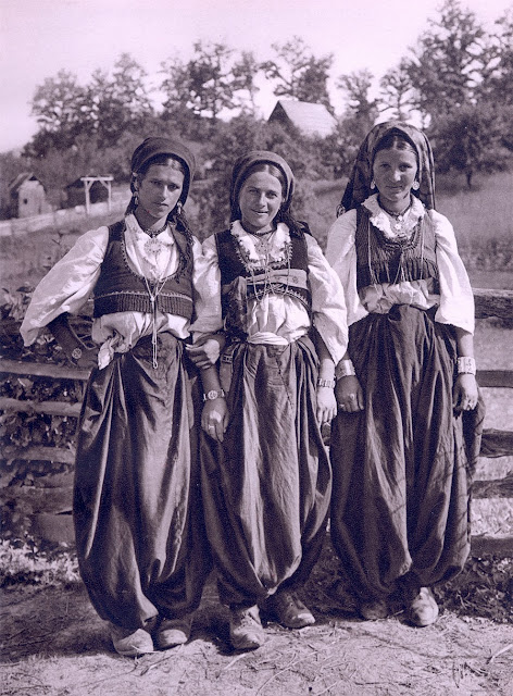 40 Rare and Fantastic Photographs of Yugoslavia From the 1920s ...