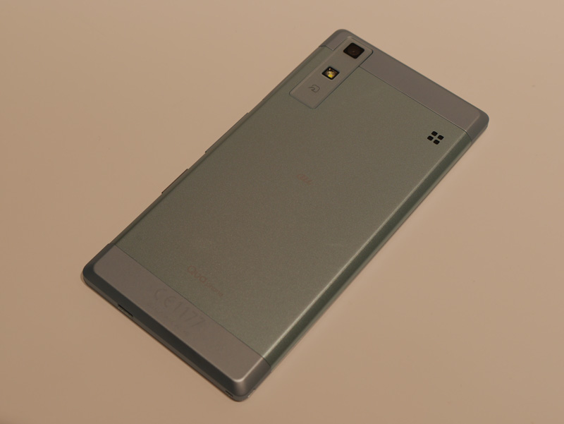 auが春の新モデル4機種を発表。AQUOS SERIE mini、AndroidガラケーGRATINA 4G、Qua phoneとQua ...