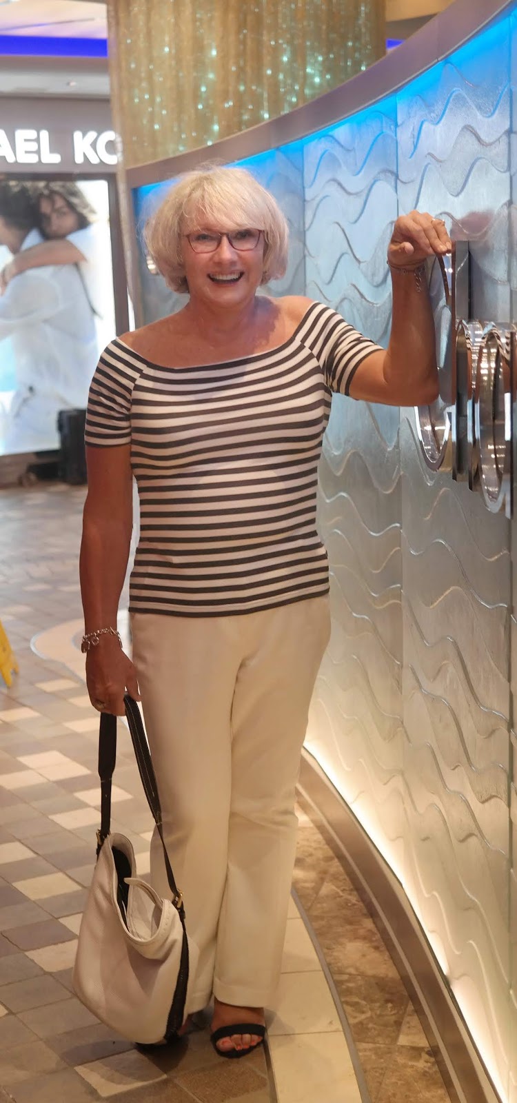 Rhonda's Escape: Cruise Activities - Disco Night