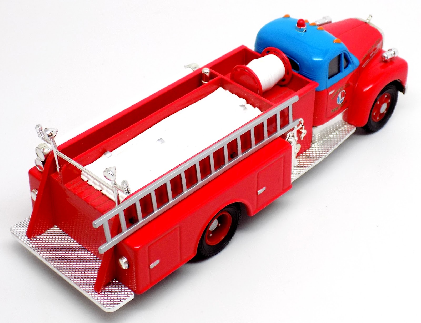 Toys and Stuff: Corgi Diecast Lionel City Mack B Pumper No. 52402