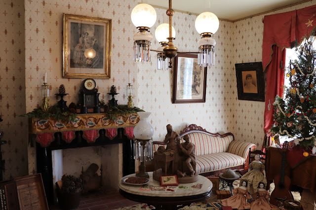 The Legends and Stories of the Whaley House - Brianne Sieberg