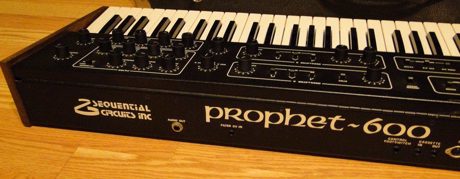 MATRIXSYNTH: Sequential Circuits Prophet-600 Synthesizer SN 860 with Gligli Upgrade
