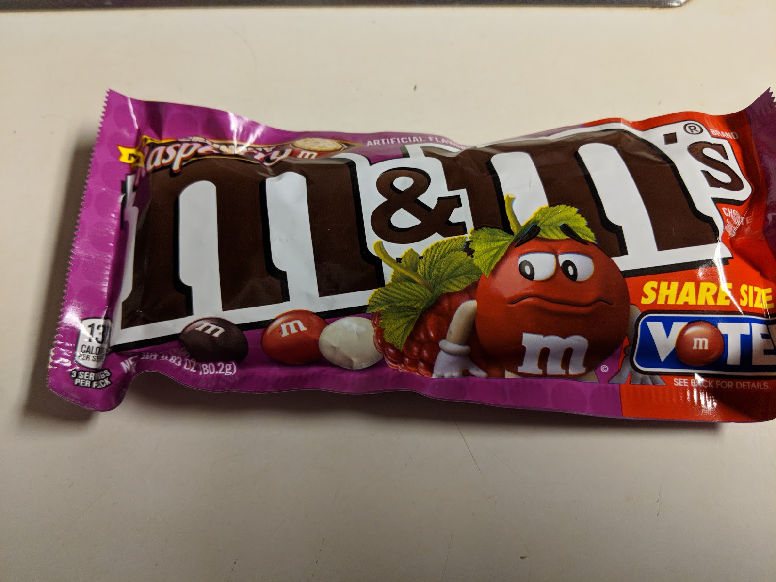 Kotas Reviews Everything: Kotas Reviews Raspberry Crispy M&Ms