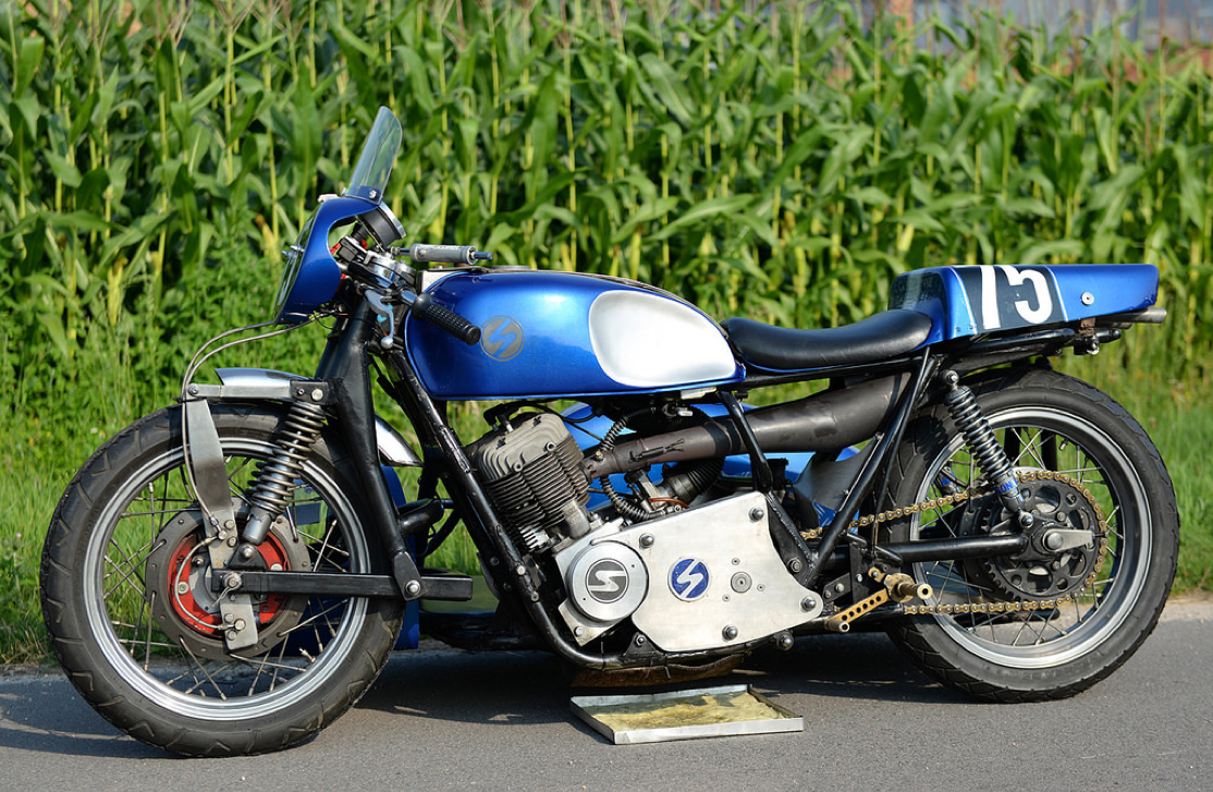 Vintage BMW boxster being pushed through the paces - Rusty Knuckles ...