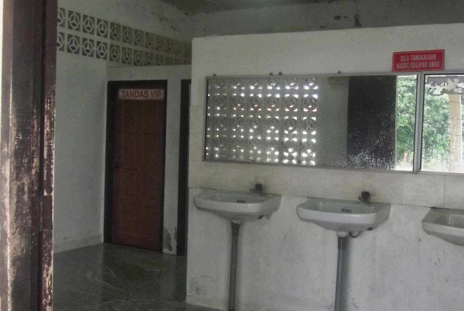 EDU-kasi: Tandas VIP?