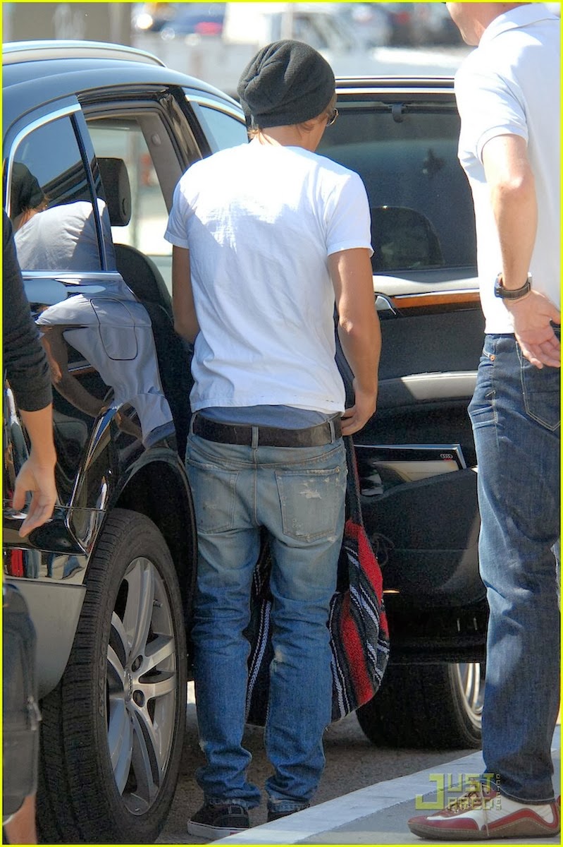 Celeb Saggers: SAGGER OF THE YEAR #4: Zac Efron Sagging Collection