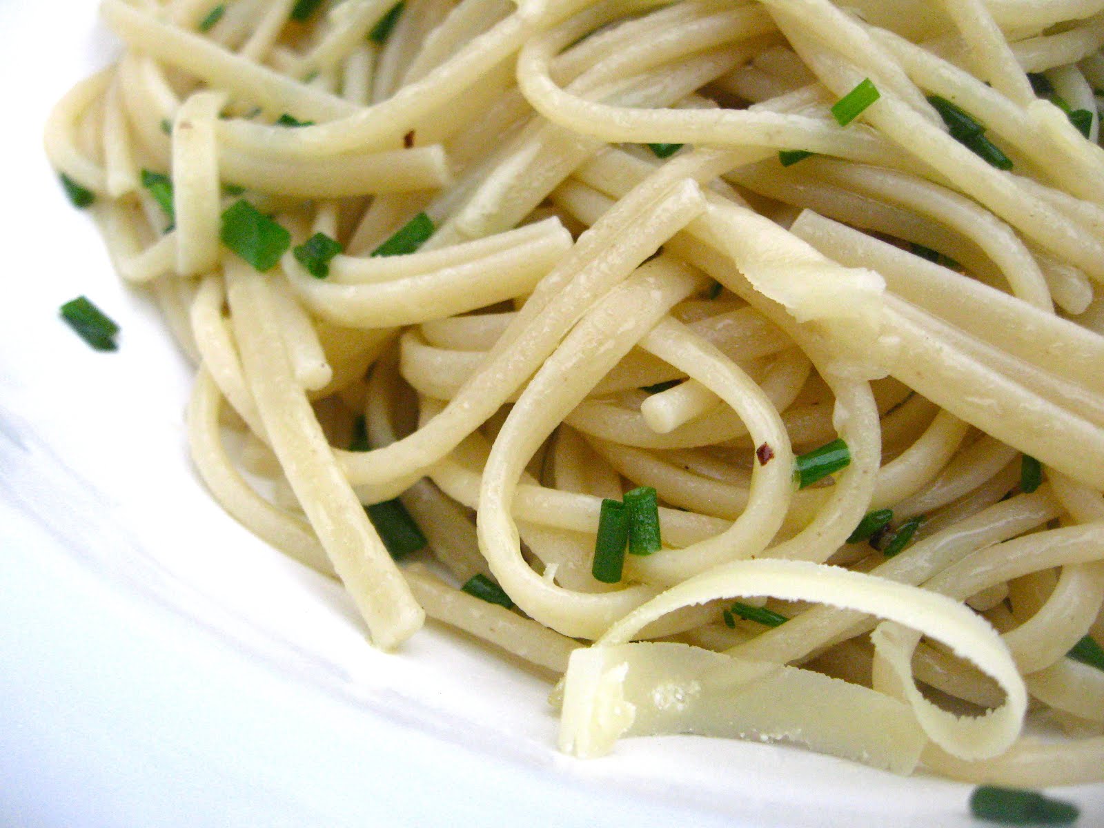 she's in the kitchen: violets and fresh chive pasta