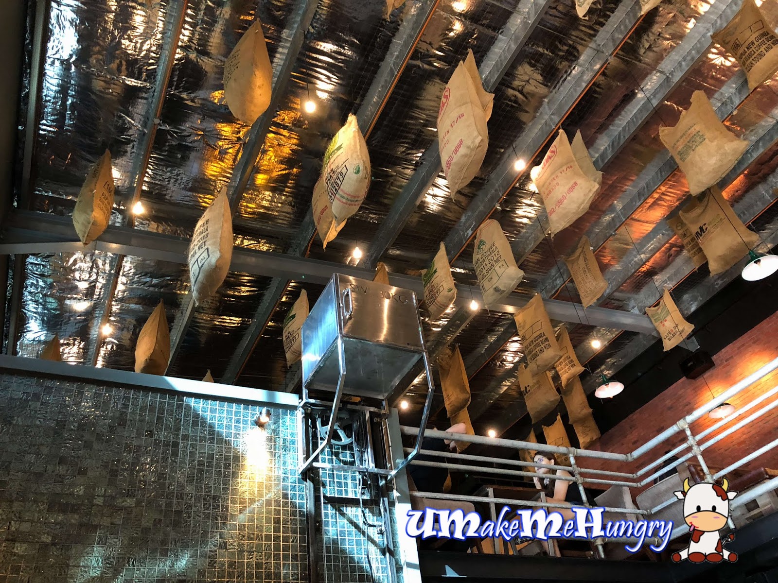 There are long tables in the cafe, suitable for group gathering. Under ...