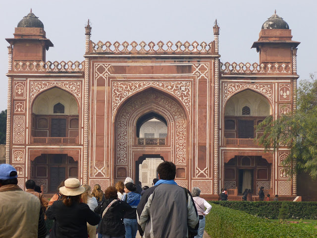 Apuntes variopintos: Los mogoles en la India III: El Fuerte Rojo de ...