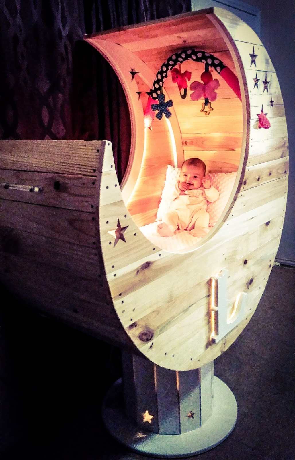 Best Moon Crib: Best Moon Crib Ever!