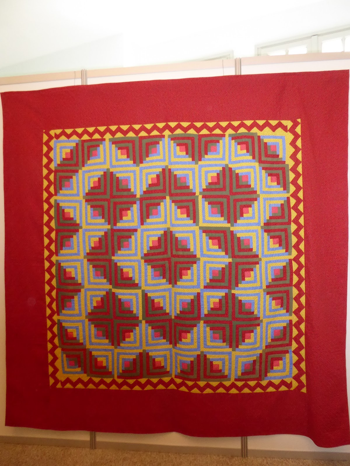 Quayquilter: Alsace 04: Amish and Mennonite Quilts in the Theatre