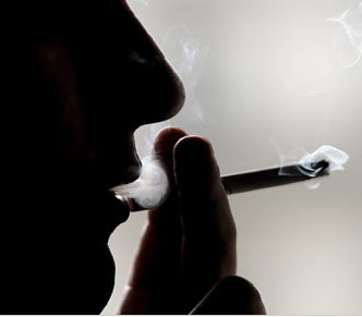 Significado de sonhar que está fumando cigarro.