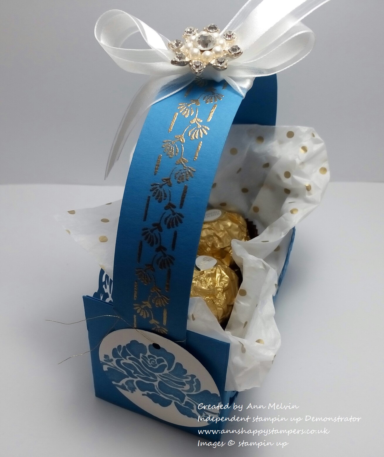 Positively papercraft: #9 Simple Sunday's, Beautiful Detailed Floral Thinlits Gift Basket