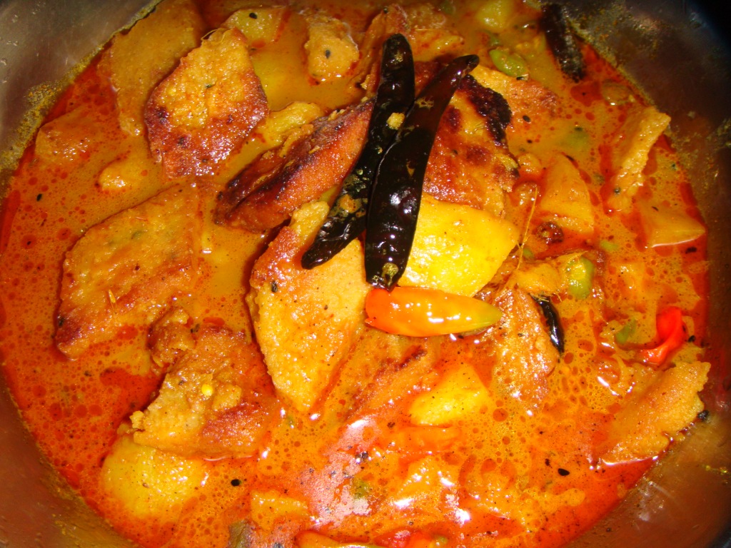 antara-s-kitchen-dhokar-dalna-recipe-lentil-cakes-curry