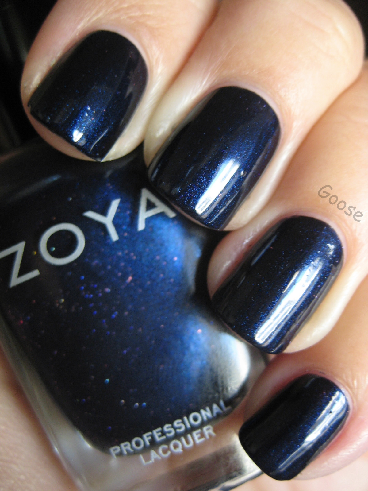 Goose's Glitter: Zoya Swatches - Greys and Blues (pic heavy!)