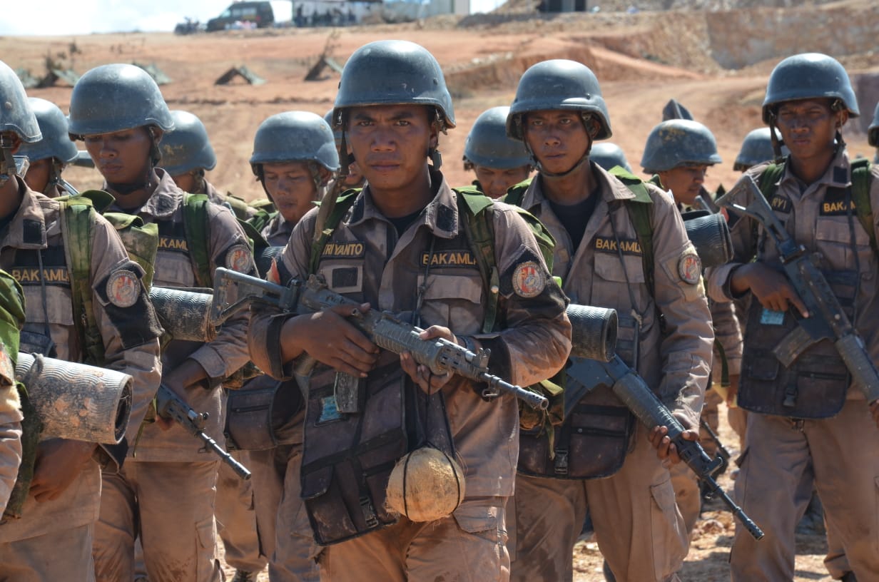 Paramiliter Bakamla Latihan Kompas Bintang dan Jungle Survival