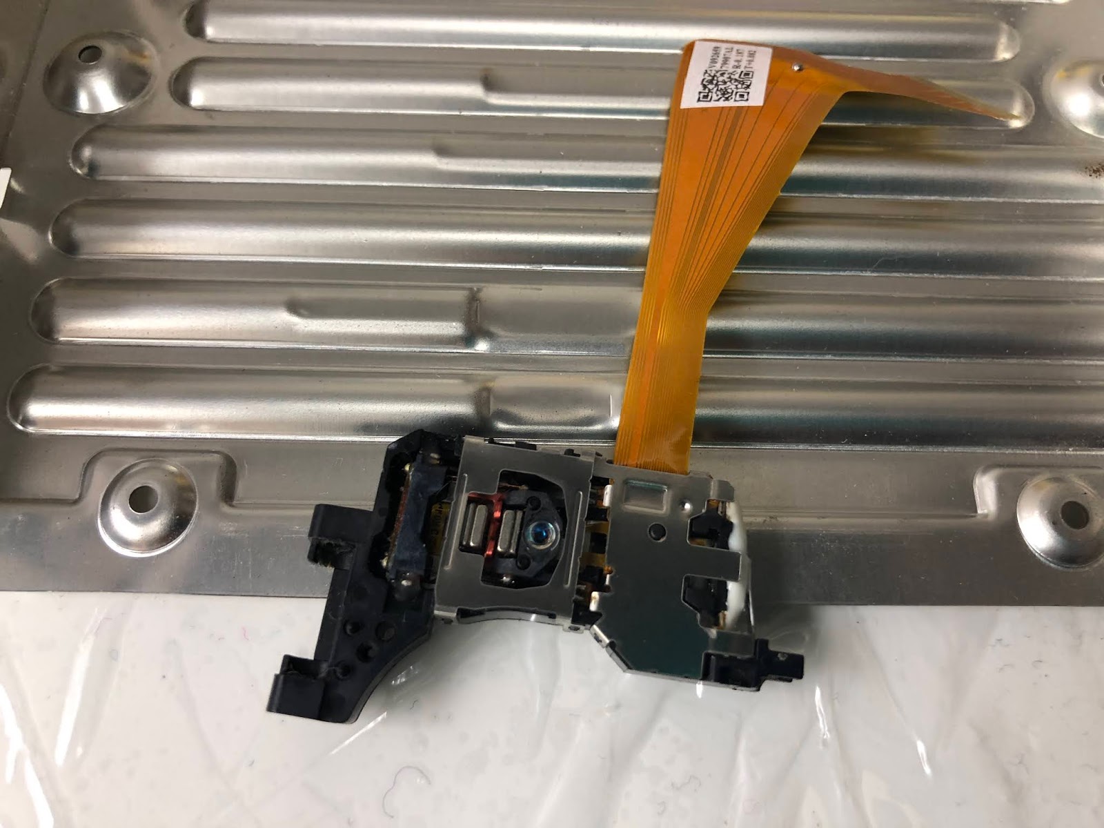 TurboPico Tech: Wii DVD Drive Lens Replacement