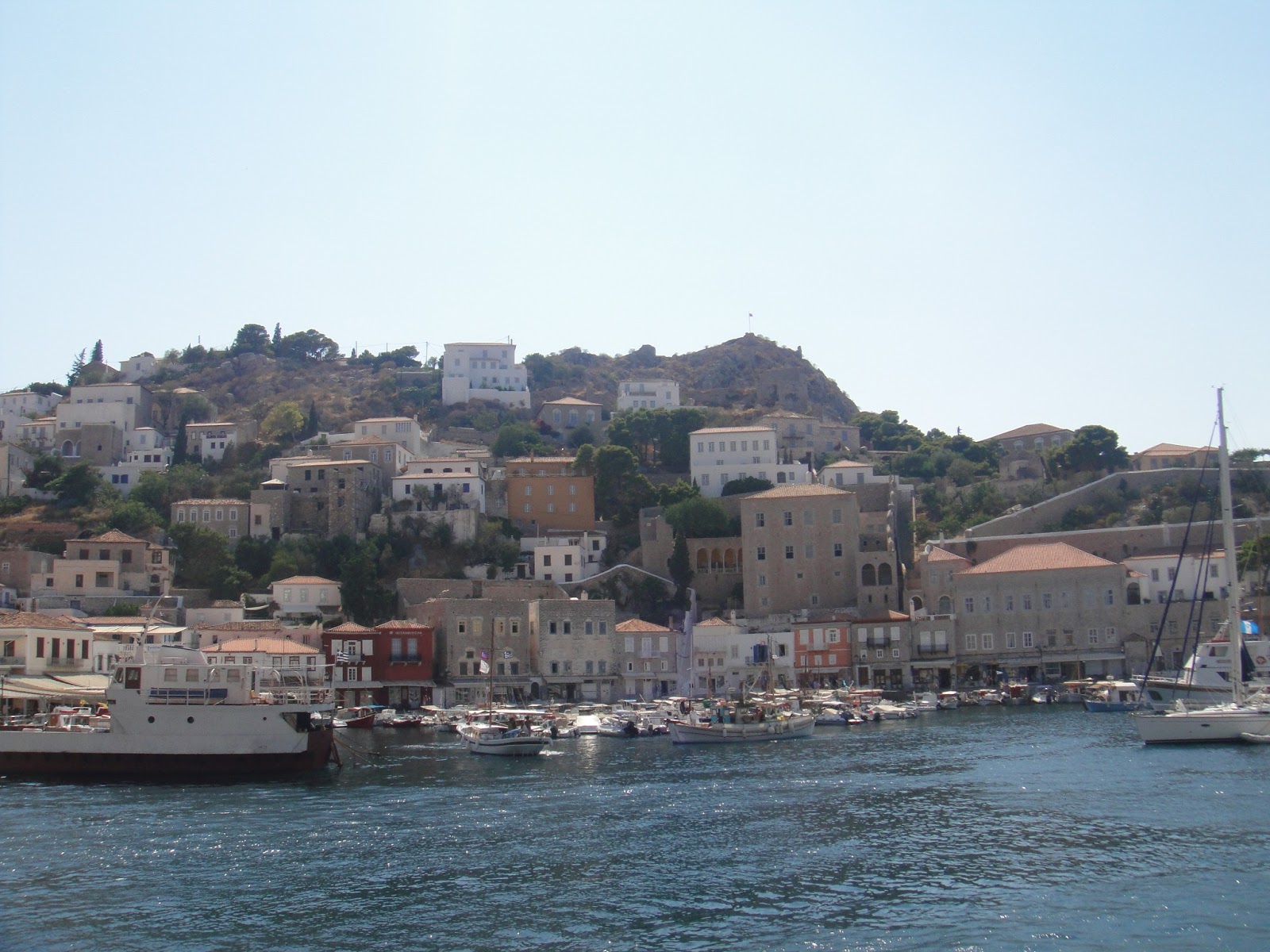 Ταξιδεύοντας στα σύννεφα..: (1) ΥΔΡΑ-ΤΑΞΙΔΙ ΣΤΑ ΝΗΣΙΑ ΤΟΥ ΑΡΓΟΣΑΡΩΝΙΚΟΥ ...