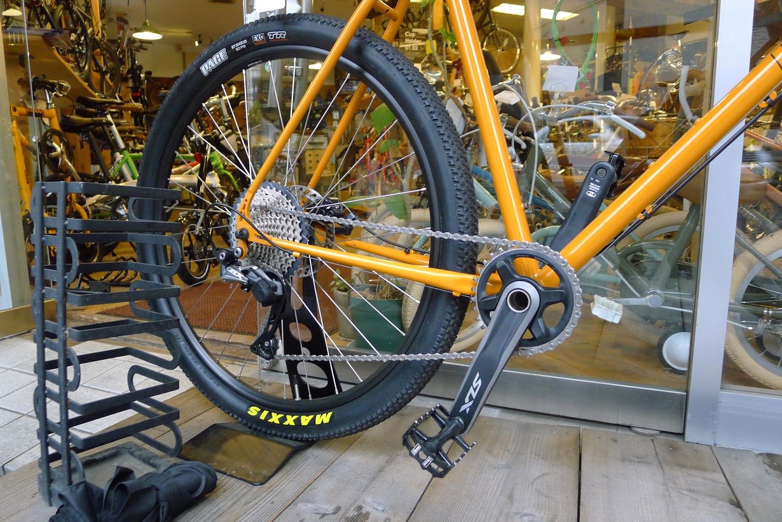 Kinki Cycle: EBS Vokka @ Velo Life Unpeu