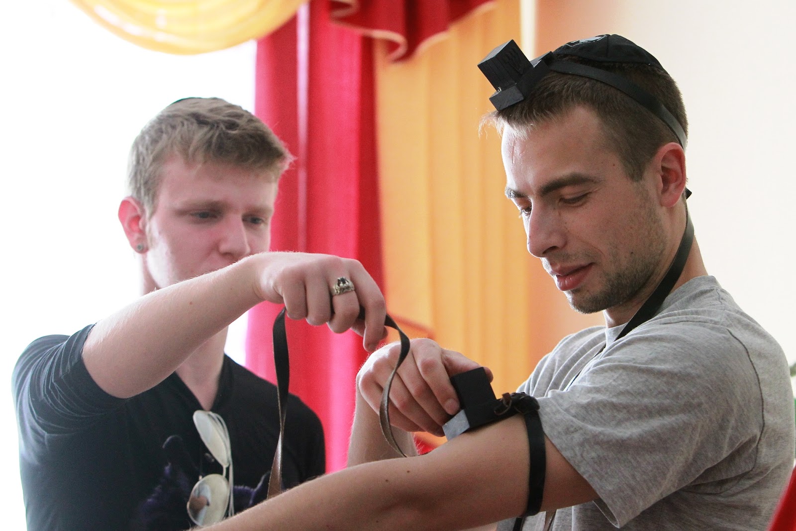 Jewish Community of Chernigov, Ukraine: A Tefillin Wrap-Up