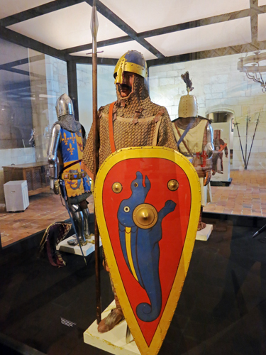 Paperinmakuisia mustetahroja: elokuuta 2016