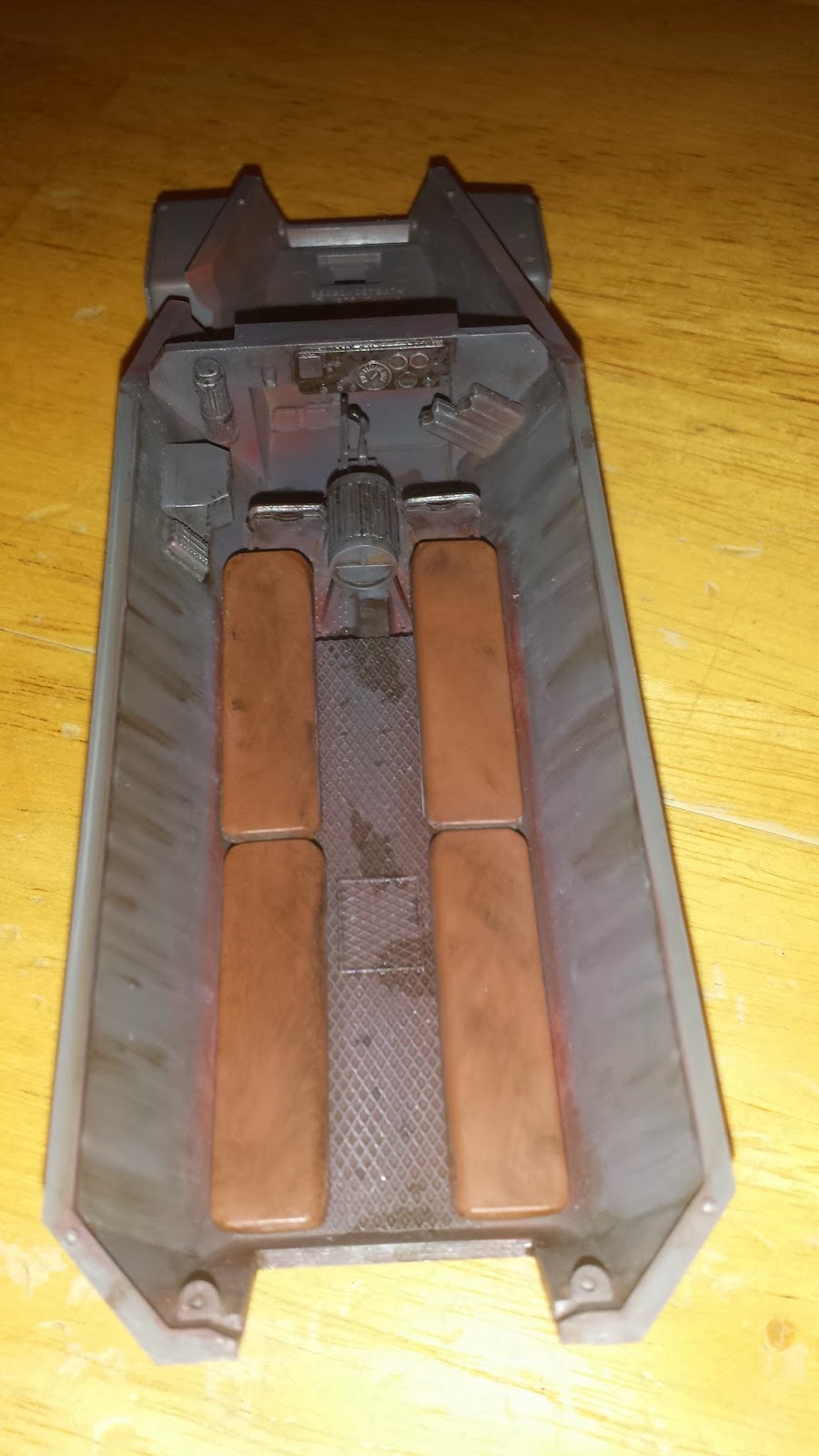 A Model for Ants: Hanomag's Interior Painting