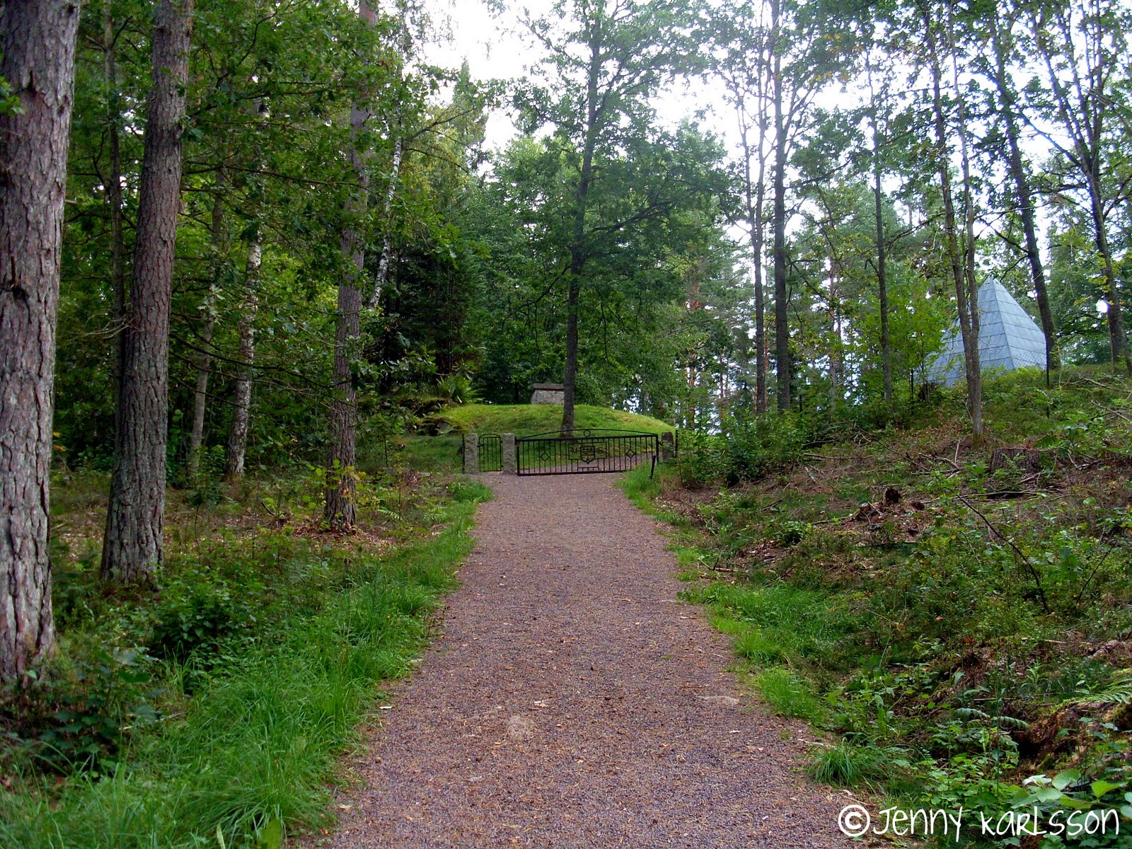 Jennys utflykter: Stierngranats pyramid