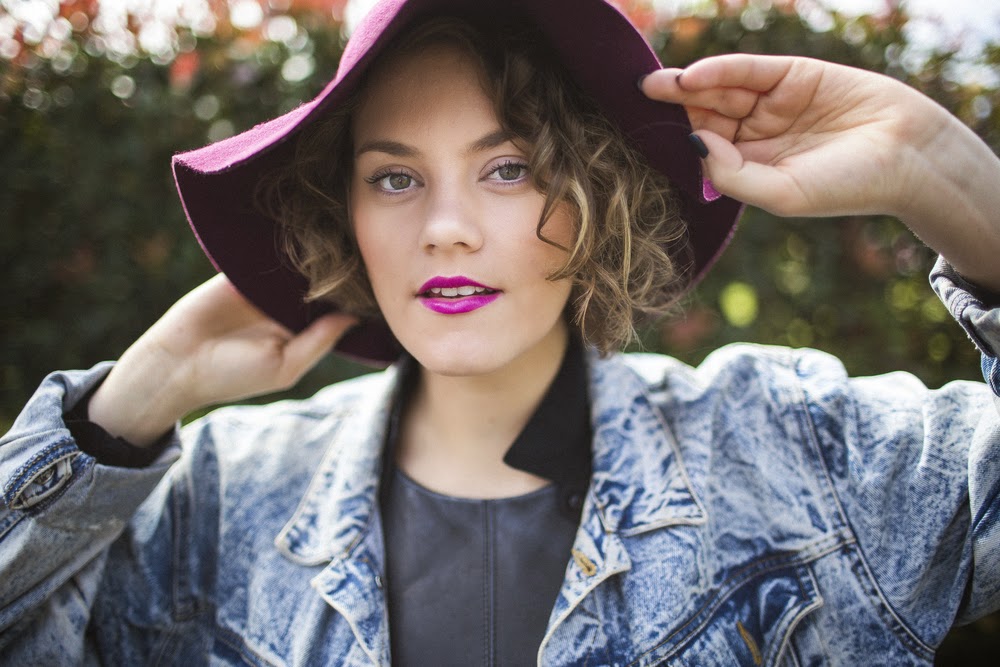 Procrastinando: Estilo: Taya Smith