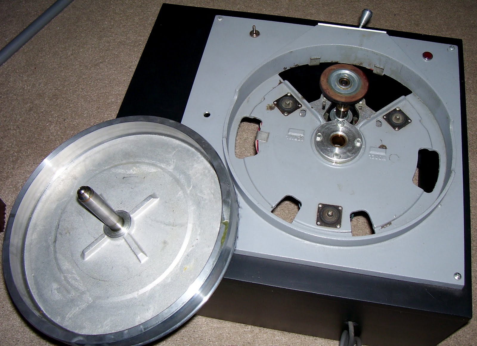 Broadcast Turntables: Russco Cue-Master - Broadcast Idler [33, 45 & 78 RPM]