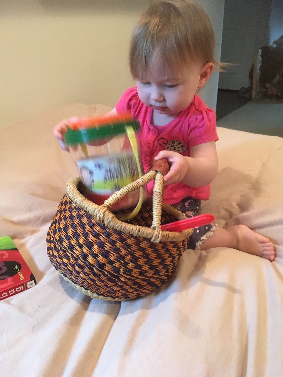 StrongStart: May's Treasure Basket - Bugs