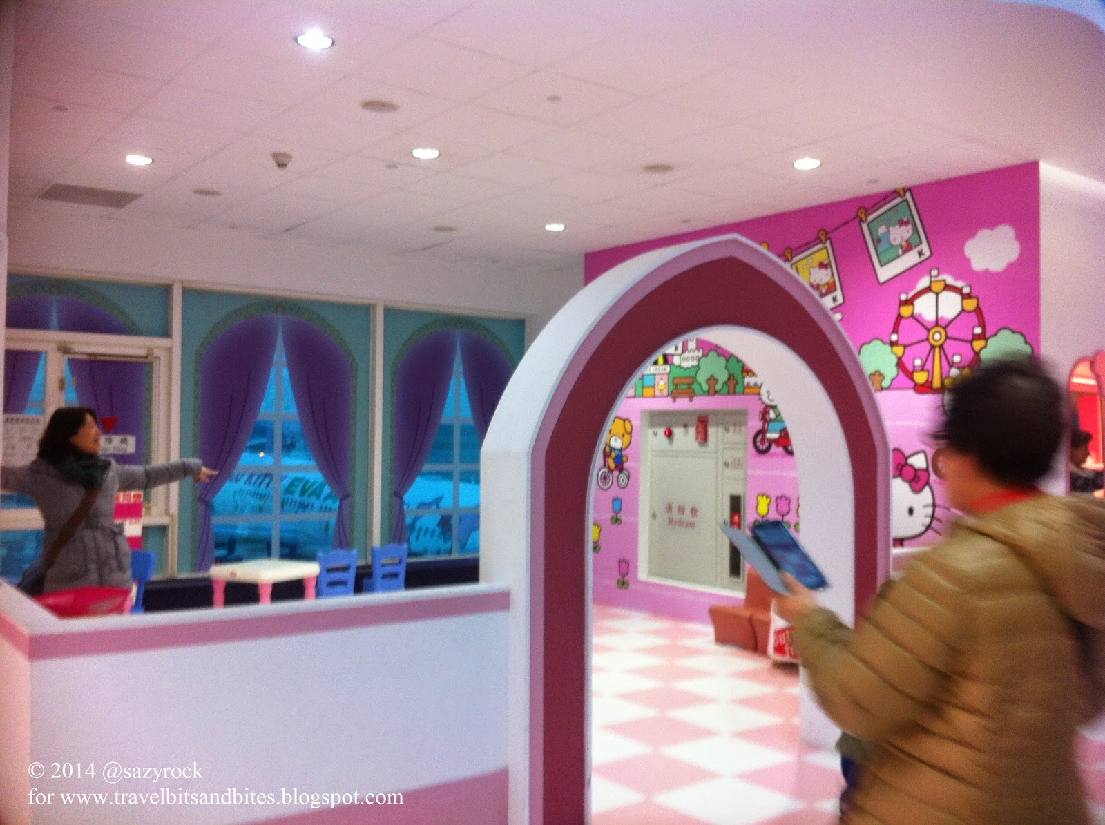 travel bits & bites: hello kitty gate at taipei's taoyuan airport (tpe)