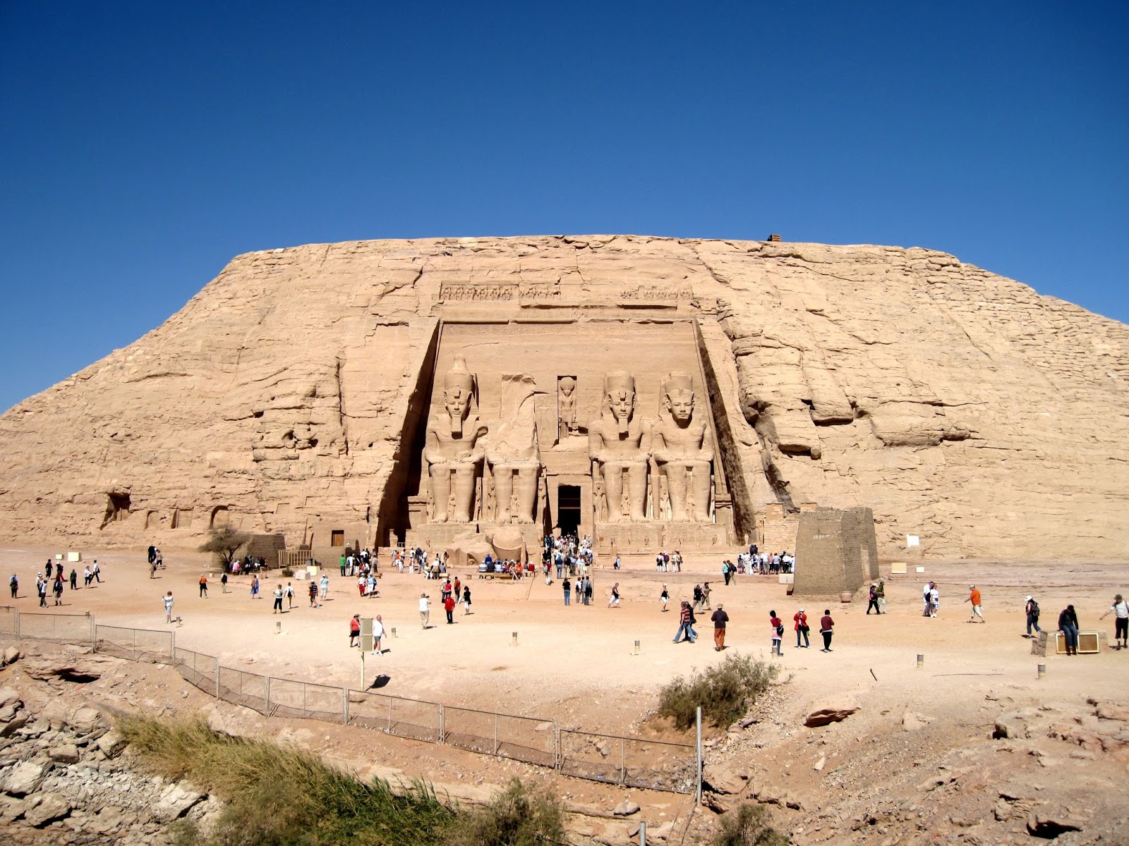 Let's travel the world!: Abu Simbel, Egypt.