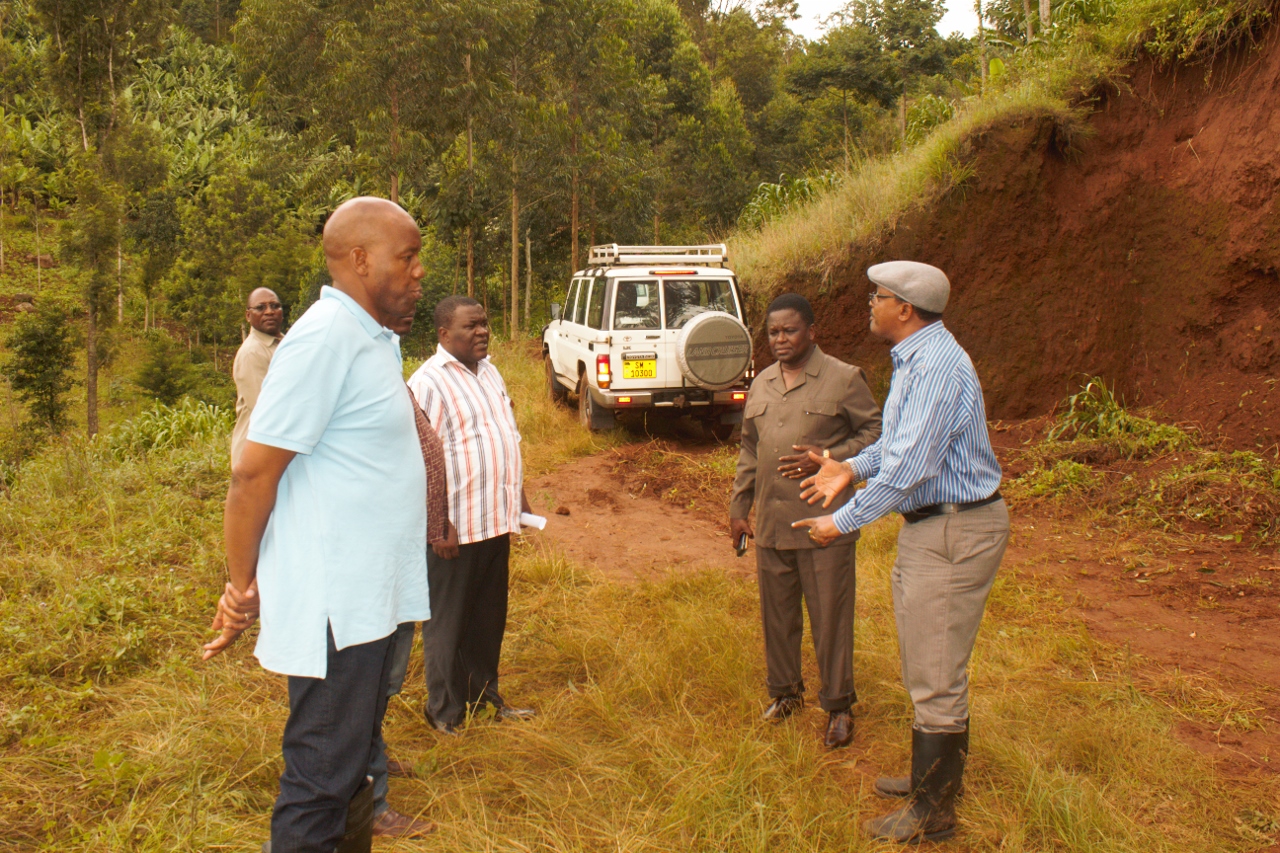 fofam-media: James Mbatia na Joseph Selasini Watembelea Wahanga wa ...